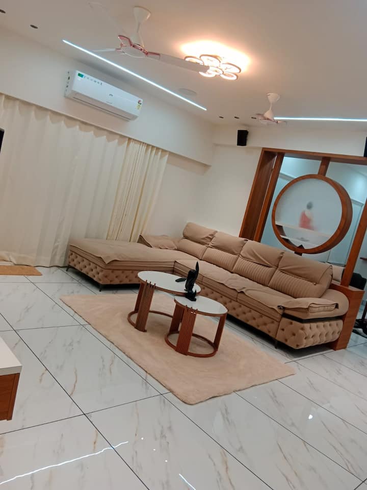 Serene Furnished High Rise Stay @ Belvedere A'bad - Gandhinagar