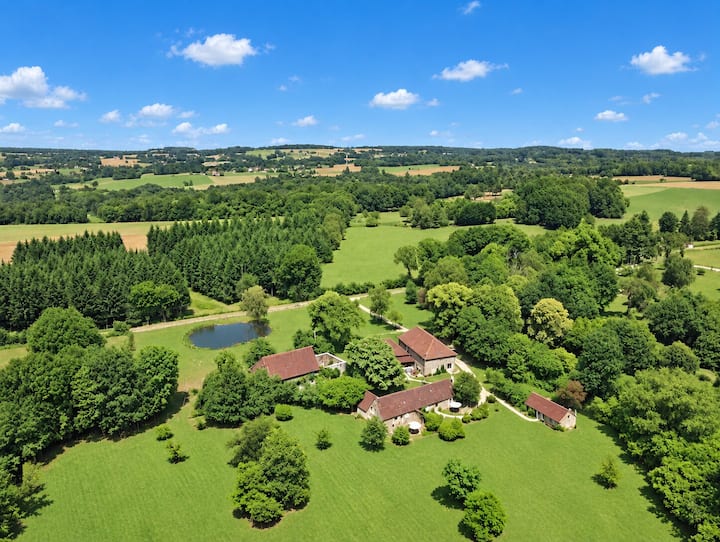 Gîtes | Salle De Fêtes | Spa | Piscine - France