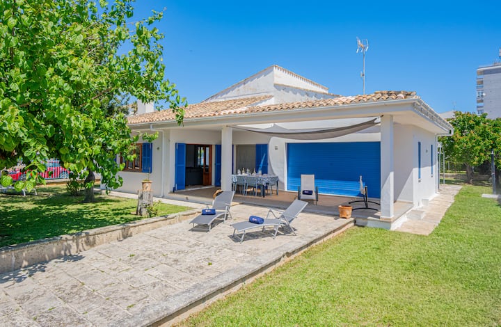 Villa Casa Reus By Homevillas360 - Muro