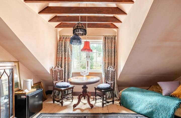 The Wood Wing Suite - Peebles