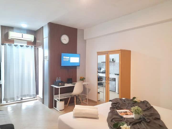 Modern Cozy Studio – Your Perfect Urban Hideaway - Bandung