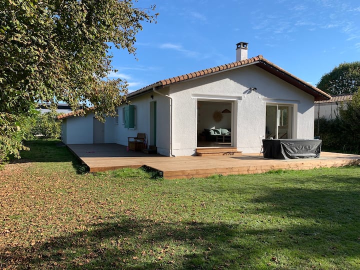 Belle Maison Spacieuse Rénovée Centre Ville - Lacanau