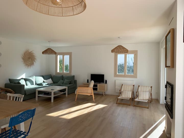 Belle Maison Spacieuse Rénovée Centre Ville - Lacanau