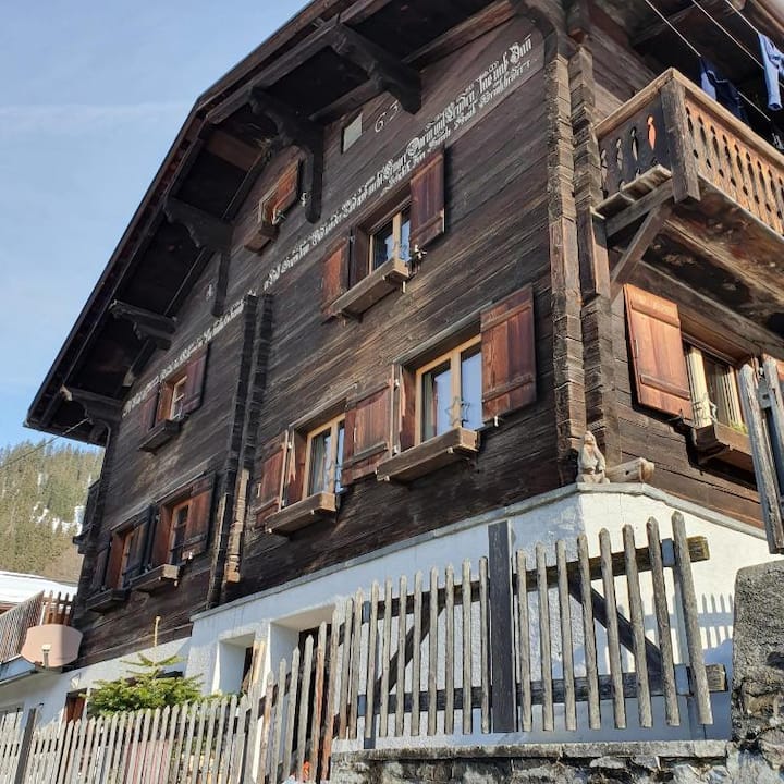 Rustico Pagrüeg – Alpine Charm For 1–5 Guests - Klosters-Serneus
