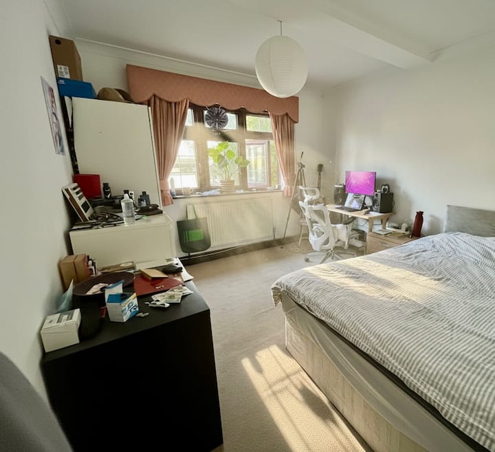 Peaceful Wanstead Stay, Central Line & Nature - London