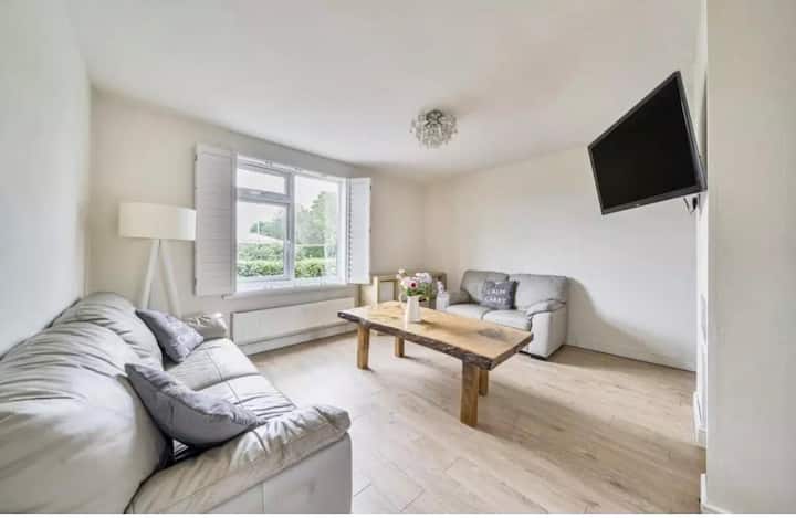 Room Available - Swindon