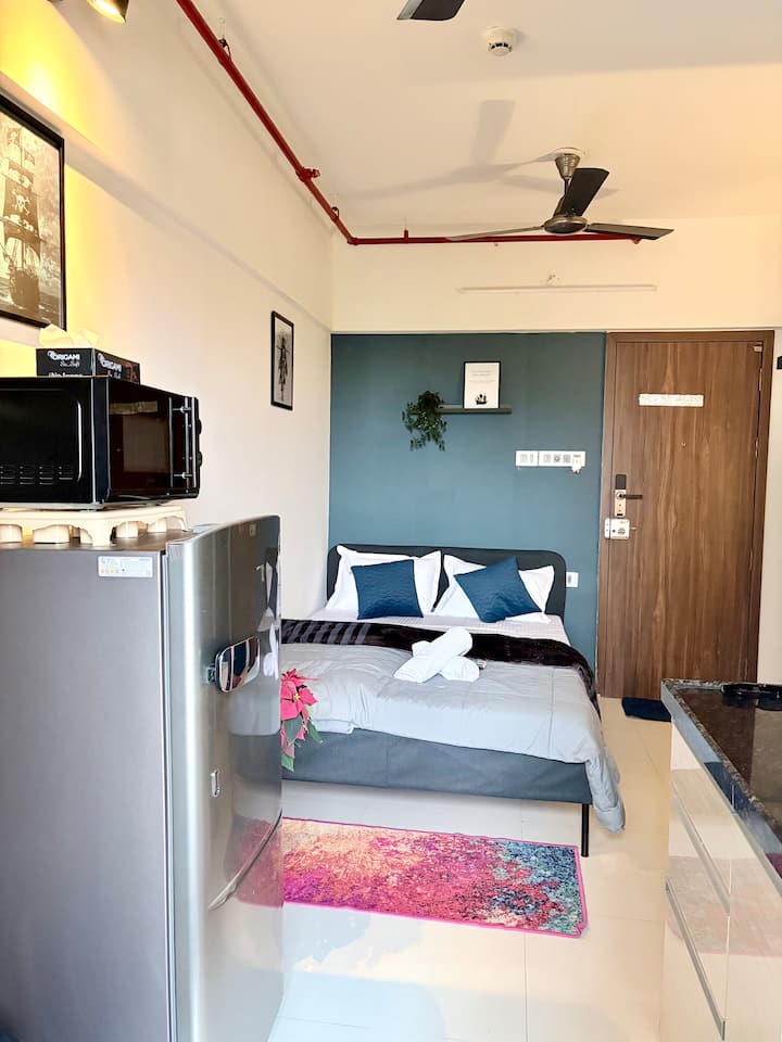 The Black Pearl Getaway|private|ac|couplefriendly - Pune