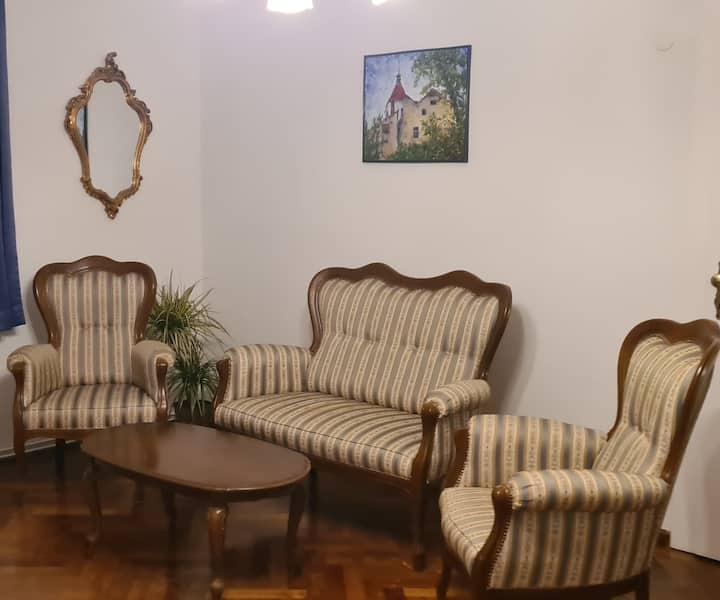 Fewo Imzentrum
Frühst.buffet Im Hotel Neb. Möglich - Semmering