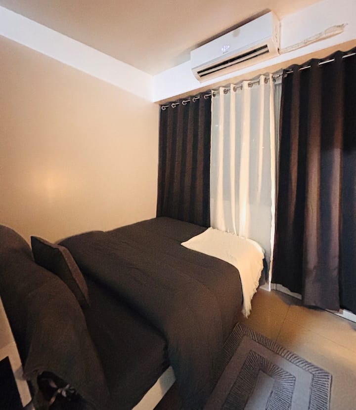 Luxehome Suite W/ Balcony Poolview Shore C - Ninoy Aquino Airport (MNL)