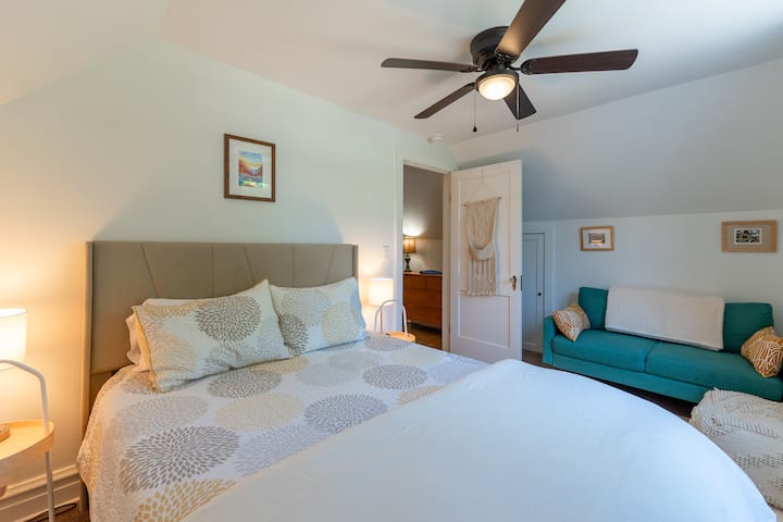 Cozy Cloud 9 Loft Apartment - Clean & Serene - Fayetteville, WV