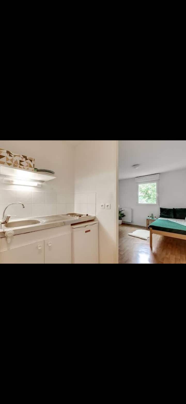 Charmant Studio - Melun