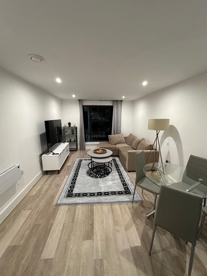 Cosy Living Stylish City-centre Retreat - Birmingham