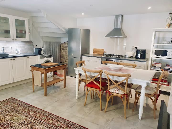 Charming House In Lively Saint Antonin Noble Val - Saint-Antonin-Noble-Val