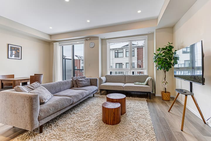 Family-friendly Richmond Hill Home • Pet • Parking - Vaughan