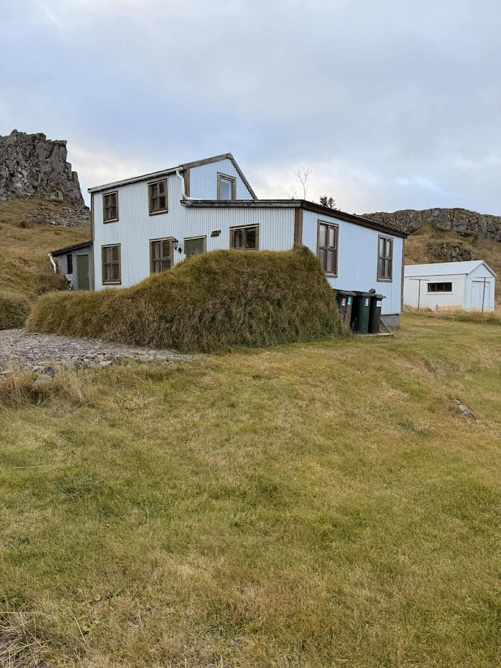 Traditional Icelandic Small Town Home - Islande