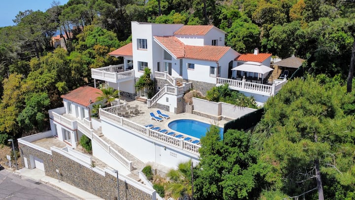 Villa Celeste · Sur La Mer Avec Piscine · 15 Pers. - Tossa de Mar