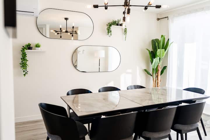 Family-friendly 4br | Deck, Crib & Movie Projector - Brossard