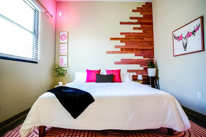 Rose Quartz Suite - New 2 Bdrm/2 Bath - Lawrence, KS