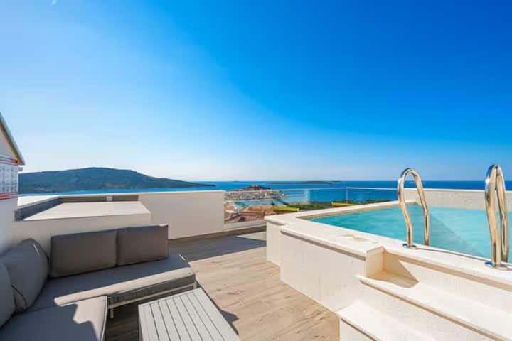 Aquarelle 3-luxury Duplex ·Private Pool & Sea View - Primošten