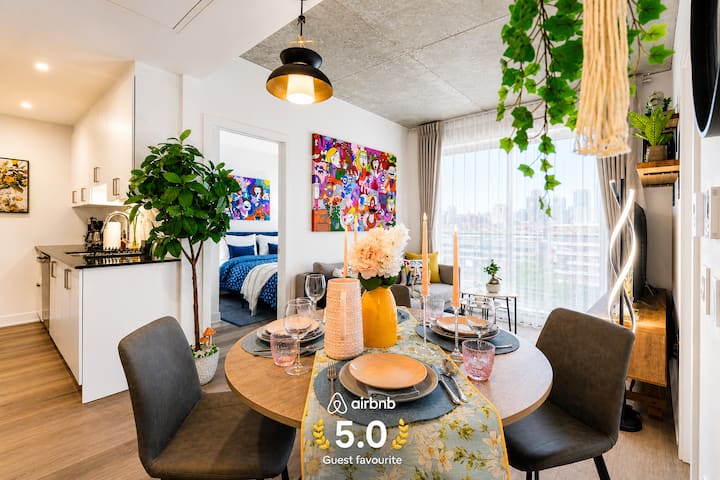 Elegant 2 Br In Griffintown | Free Parking + Gym - Montreal