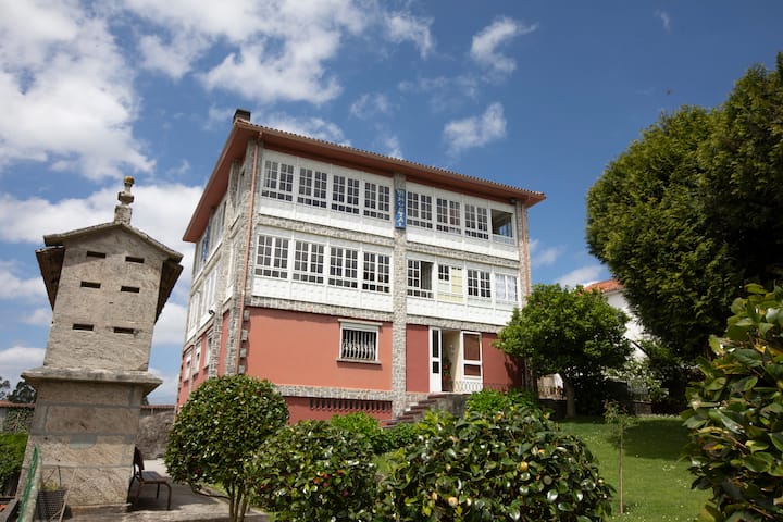 Casa Rural Para 20p Con Barbacoa Cerca De Santiago - Saint-Jacques-de-Compostelle