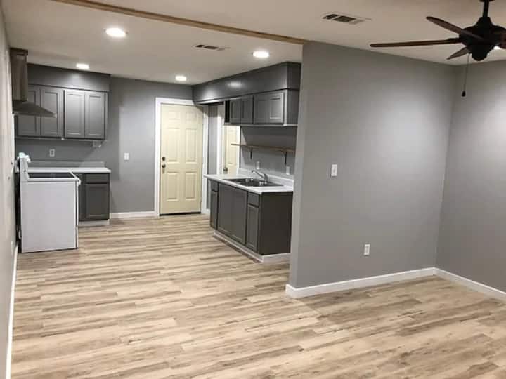 2br/ 1ba With Utilities - No Lease - Jackson, MS