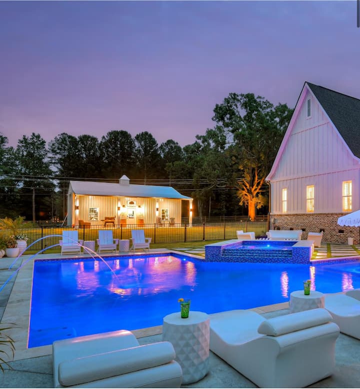 Masters, Host House, Pool, Bar, Fire, Roll Up Door - Harlem, GA