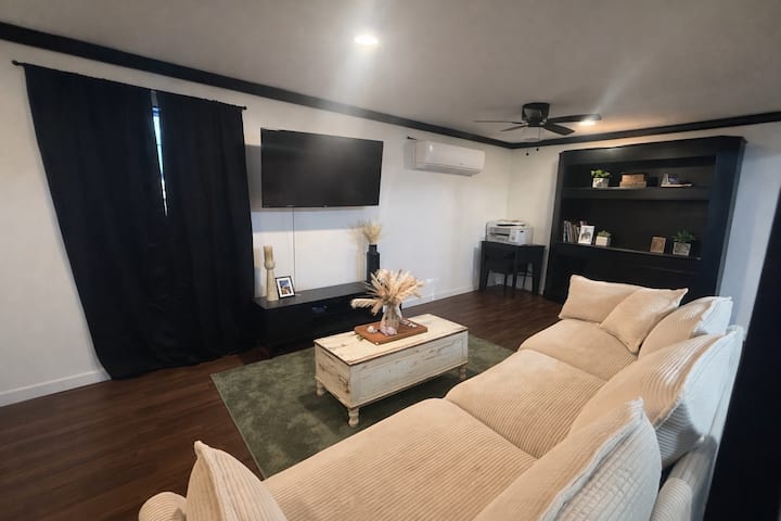 Welcome To Your Home Away From Home! - Monroe