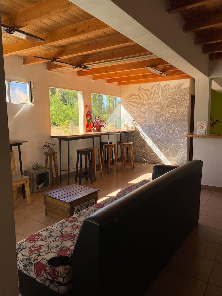 Hostel Espacioso Con Vista Al Cerro Piltriquitrón - El Bolsón