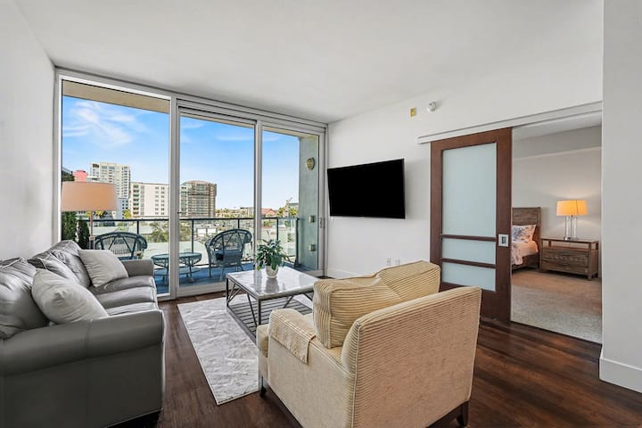 Luxury Downtown Condo - Tampa, FL