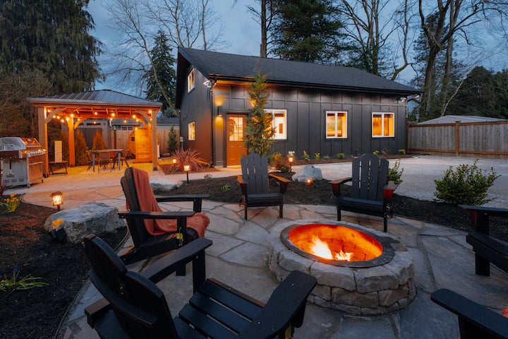 Timber & Tide | Sauna | Secret Attic | Fire Pit - Hat Island