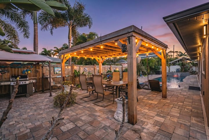 South Venice Perfect Getaway With Heated Pool - Venice Beach, FL