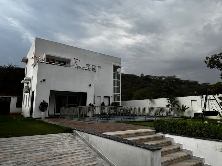 Hariyali Hills Retreat - Chomu