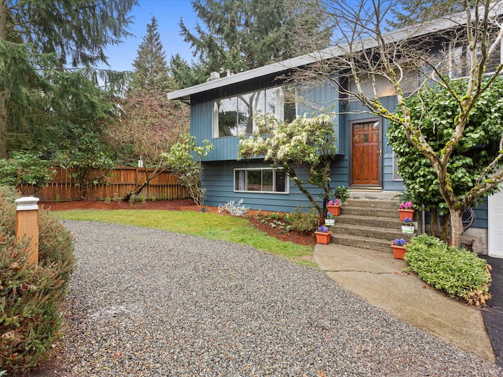 Beautiful 4 Bedroom Home In Burien! - 迪摩因市
