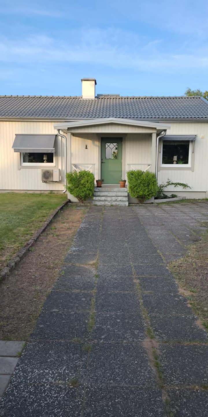 Lantligt, Men Nära Bekvämligheter - Hultsfred