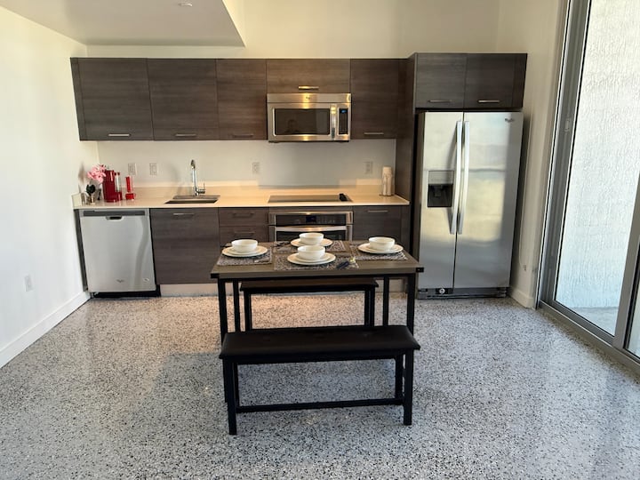 Downtown Miami 1br | High Floor City Views - Key Biscayne, FL