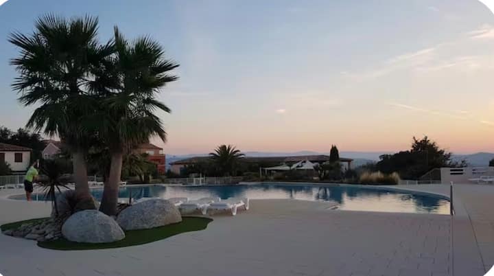 Maison Au Golf Avec Piscine Et Vu Mer - Roquebrune-sur-Argens