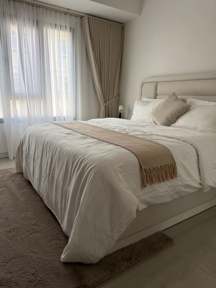 Modern Clean Near Oman Mall With Balcony View - Muscat