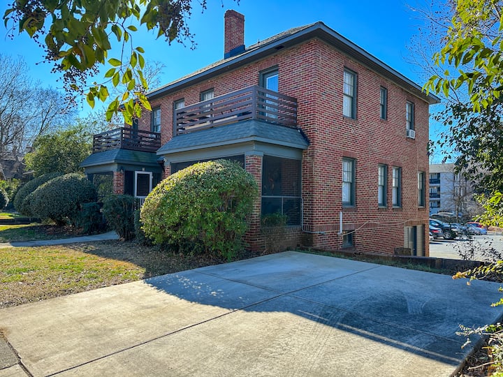 The Hawthorne Trolley Stop - Charlotte