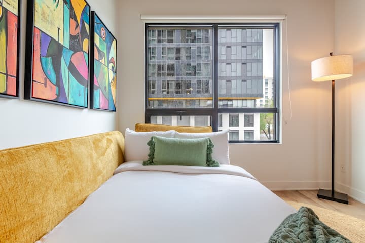 Urban Retreat | Free Parking + Gym - Montreal