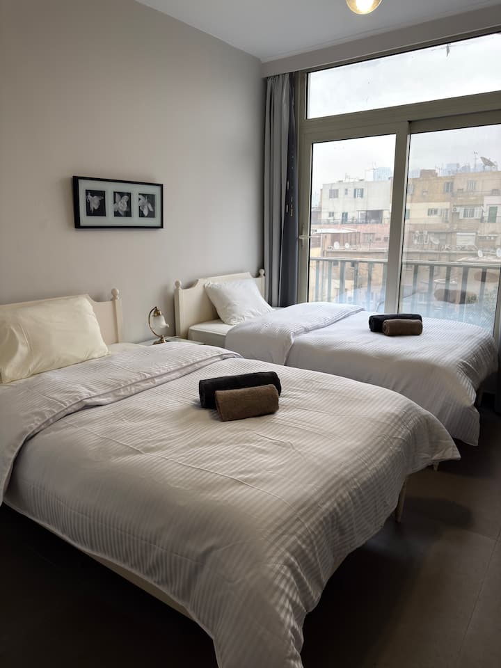 Sunny & Calm 2br In Zamalek | Partial Nile View - Cairo