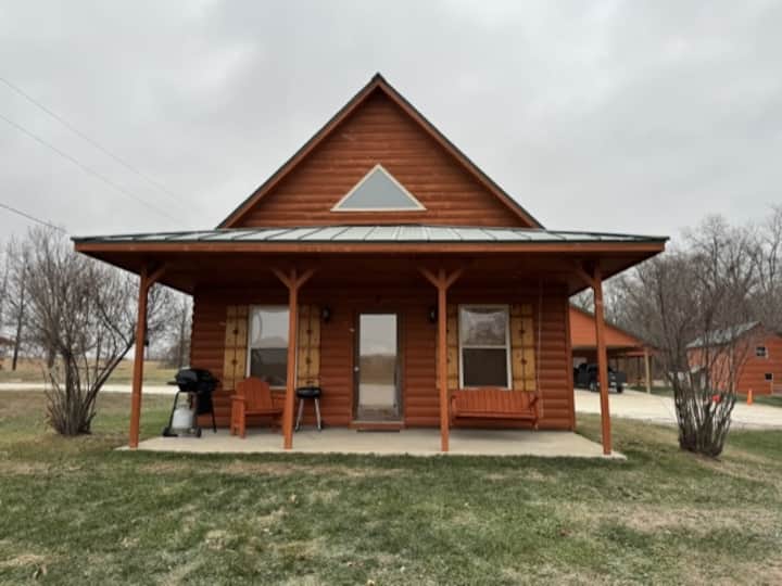 Lakefront Cabin W/ Grill & Lake Resort Amenities - Little Dixie Lake, MO