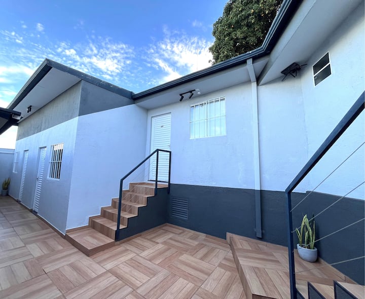 Suíte Privativa Com Frigobar - Próx. Ao Centro Bh - Belo Horizonte