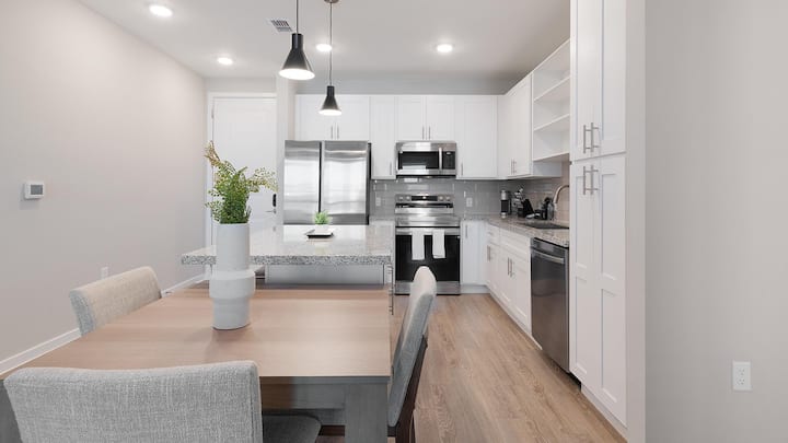 Landing | Incredible 2bd, Yoga Studio, Gym - Davenport, FL