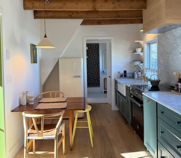 Lighthouse Flat-ocean Views-walk To Chatham Center - 채텀