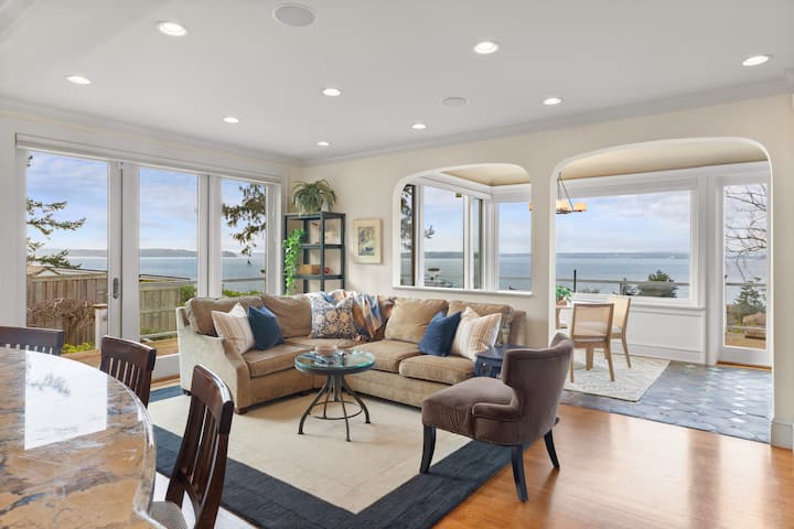 Stunning 180° Water & Mountain Views | Sleeps 8 - Seattle, WA