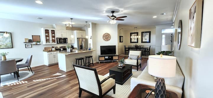 A Fairhope Find! Gorgeous Home For 30+ Day Stays - Fairhope, AL