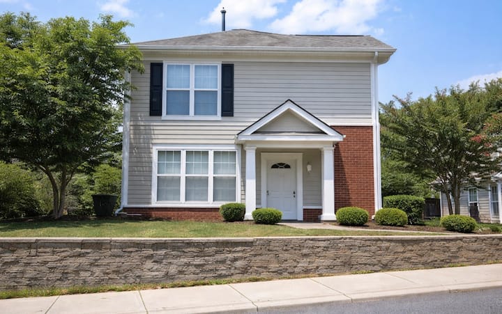 Welcome To Your Home Away From Home In Charlotte! - Ballantyne - Charlotte