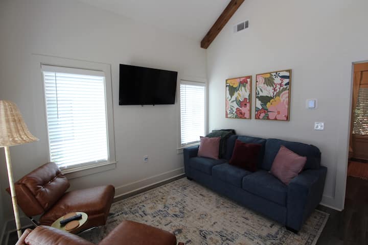 New Luxury 1br Cottage In Downtown Auburn! - Auburn, AL