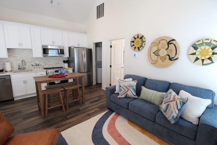 New Luxury 1 Br Cottage In Downtown Auburn! - Auburn, AL